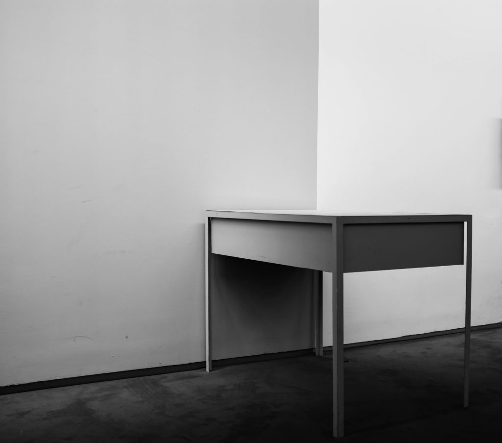 Guide To Getting The Best Office Table Metal In 2021 - Welp Magazine